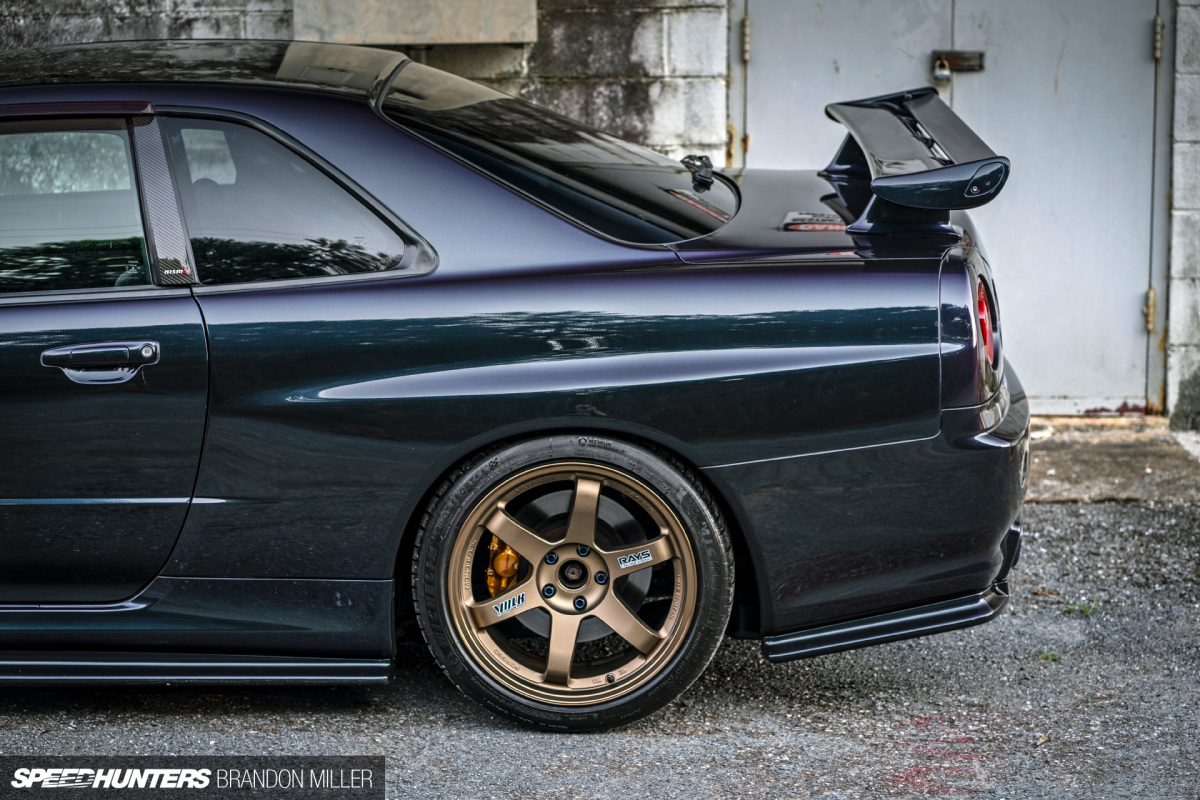 A Big-Boosting R34 Skyline GT-R V-Spec - Speedhunters