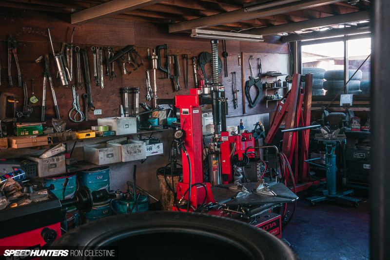 Speedhunters_Ron_Celestine_R31House_GarageTour_Paint - Speedhunters