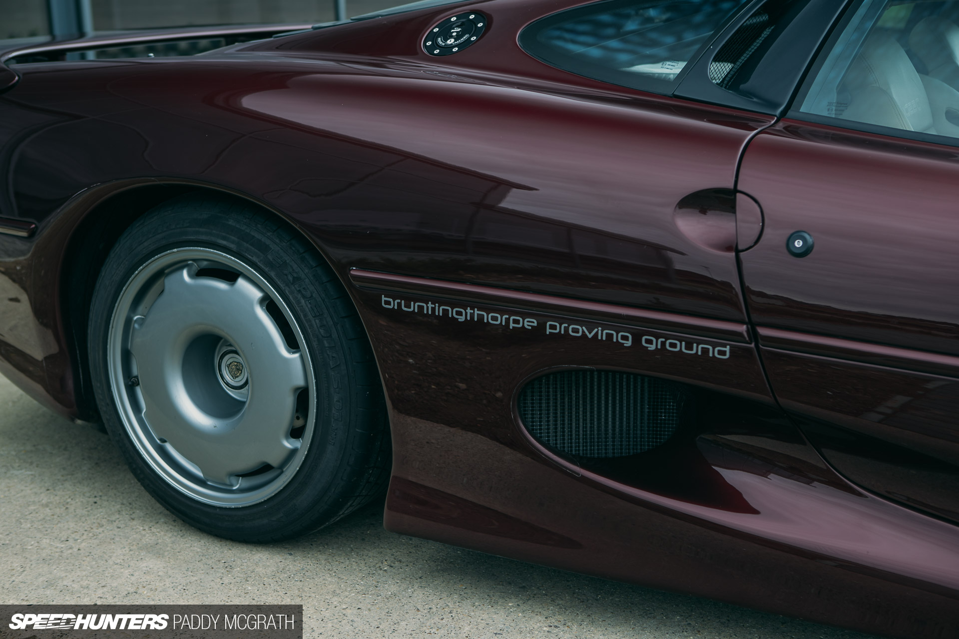 Big Game: Hunting The Jaguar XJ220 - Speedhunters