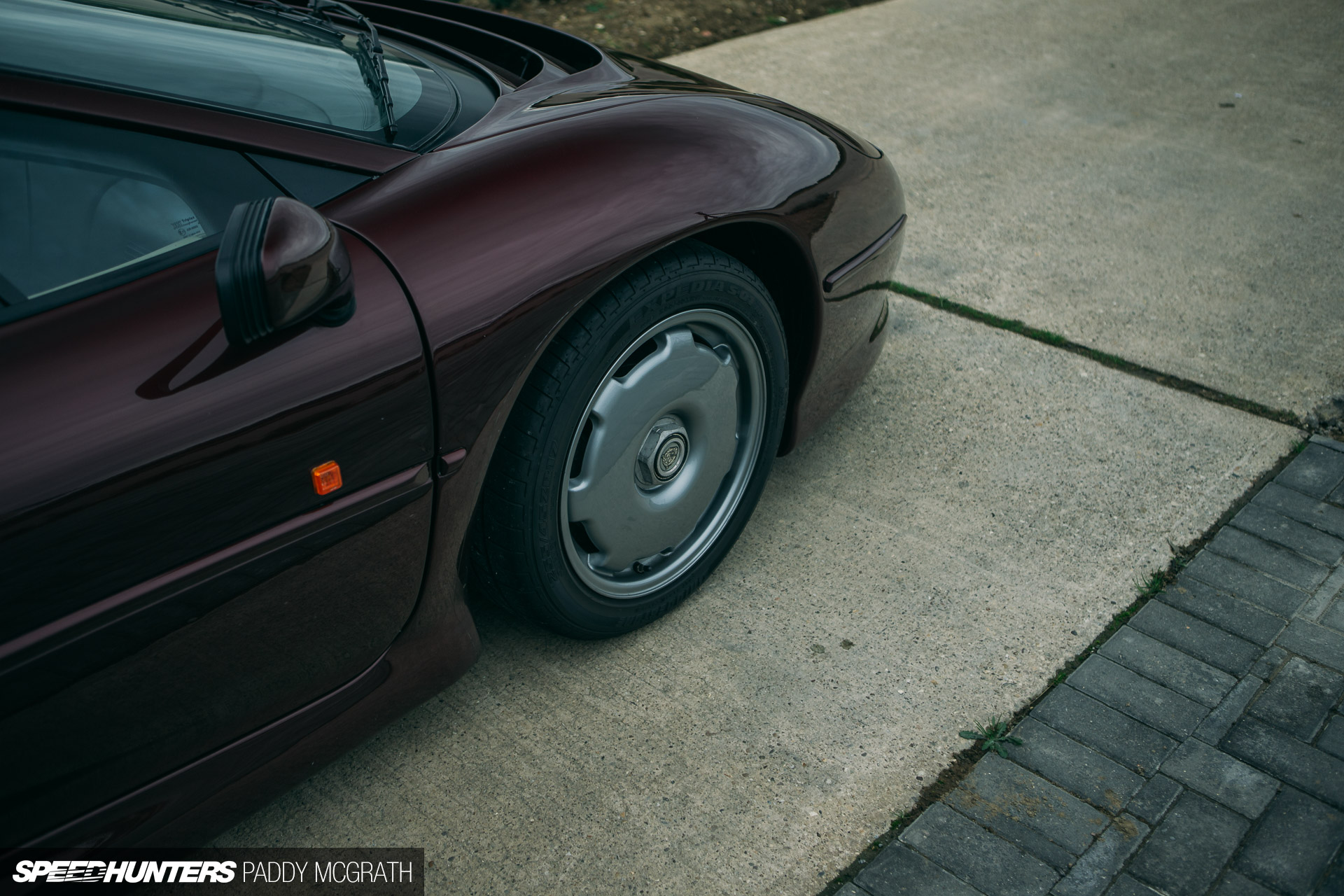 Big Game: Hunting The Jaguar XJ220 - Speedhunters