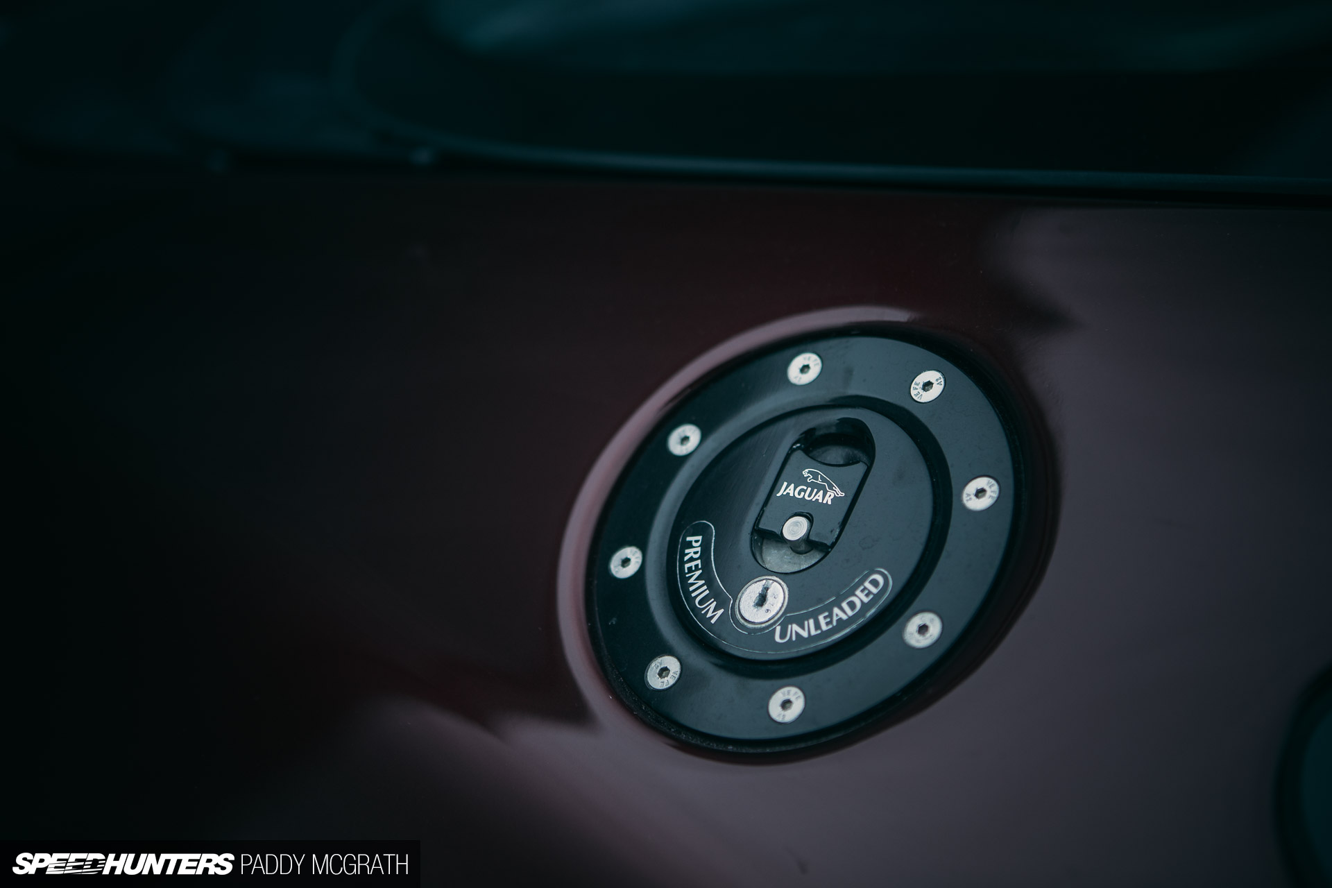 Big Game: Hunting The Jaguar XJ220 - Speedhunters