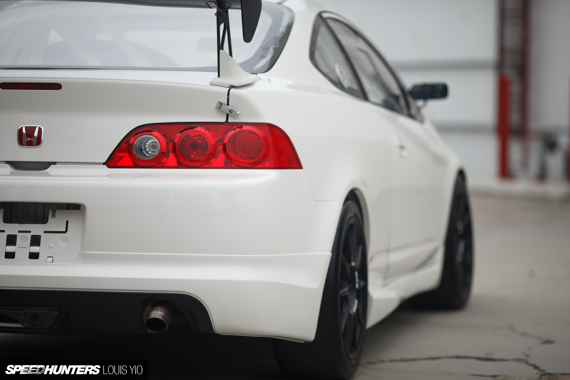 The Thoroughbred: A DC5 RSX Racer - Speedhunters