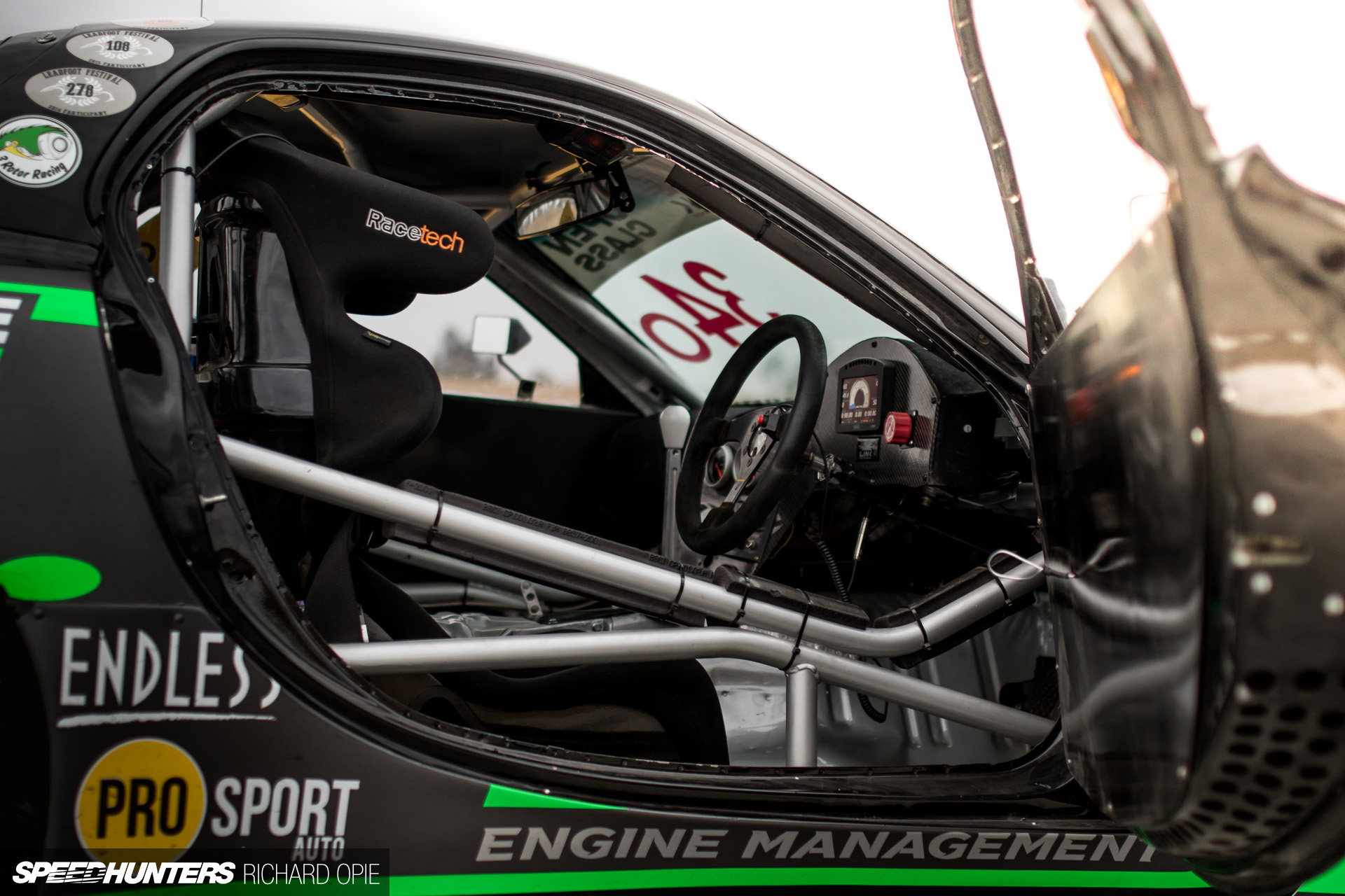 Crowd Pleasing 101: 3 Rotor Racing's RX-7 - Speedhunters