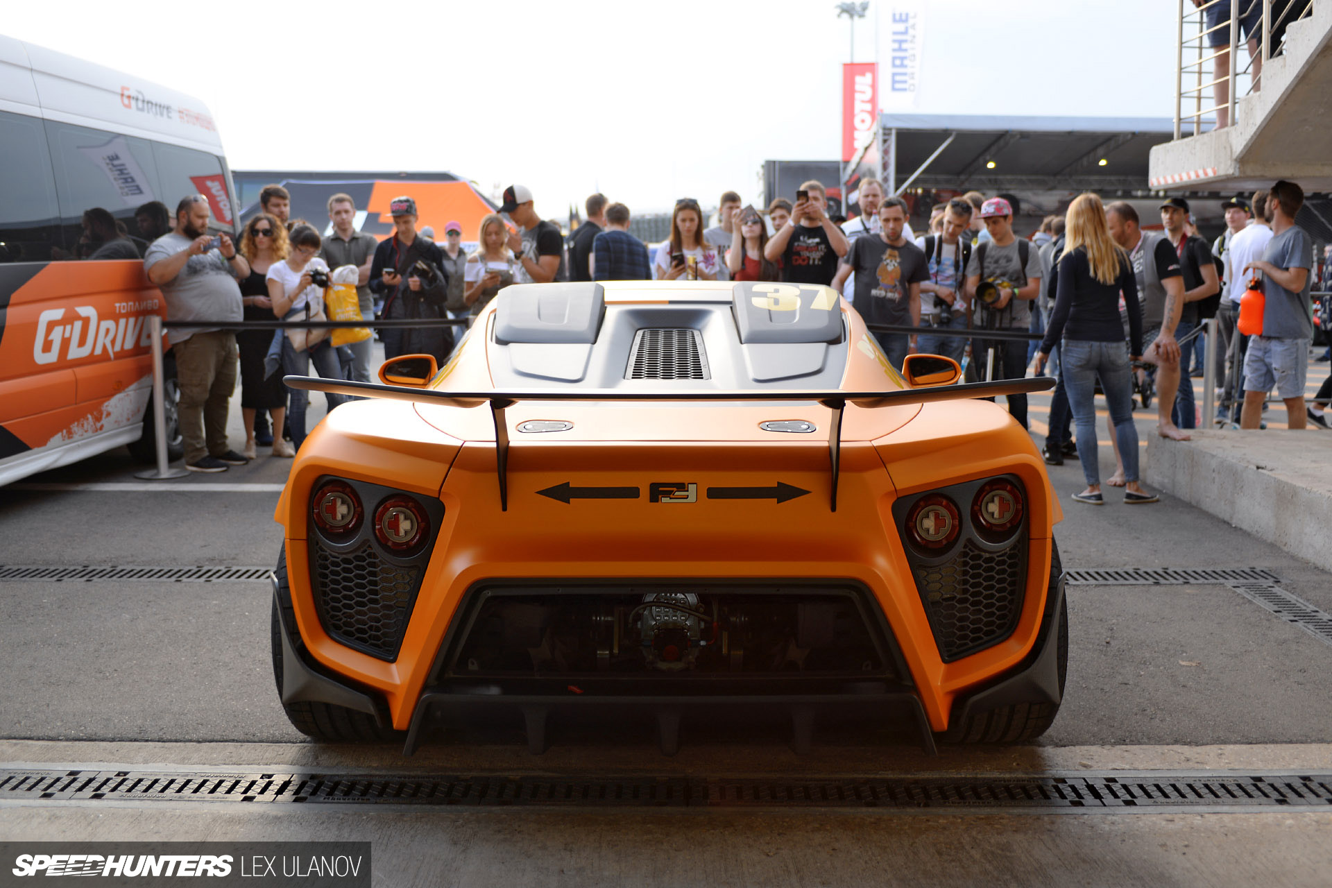 Flanker-F: la construction la plus folle de l'empire du mal à ce jour ...