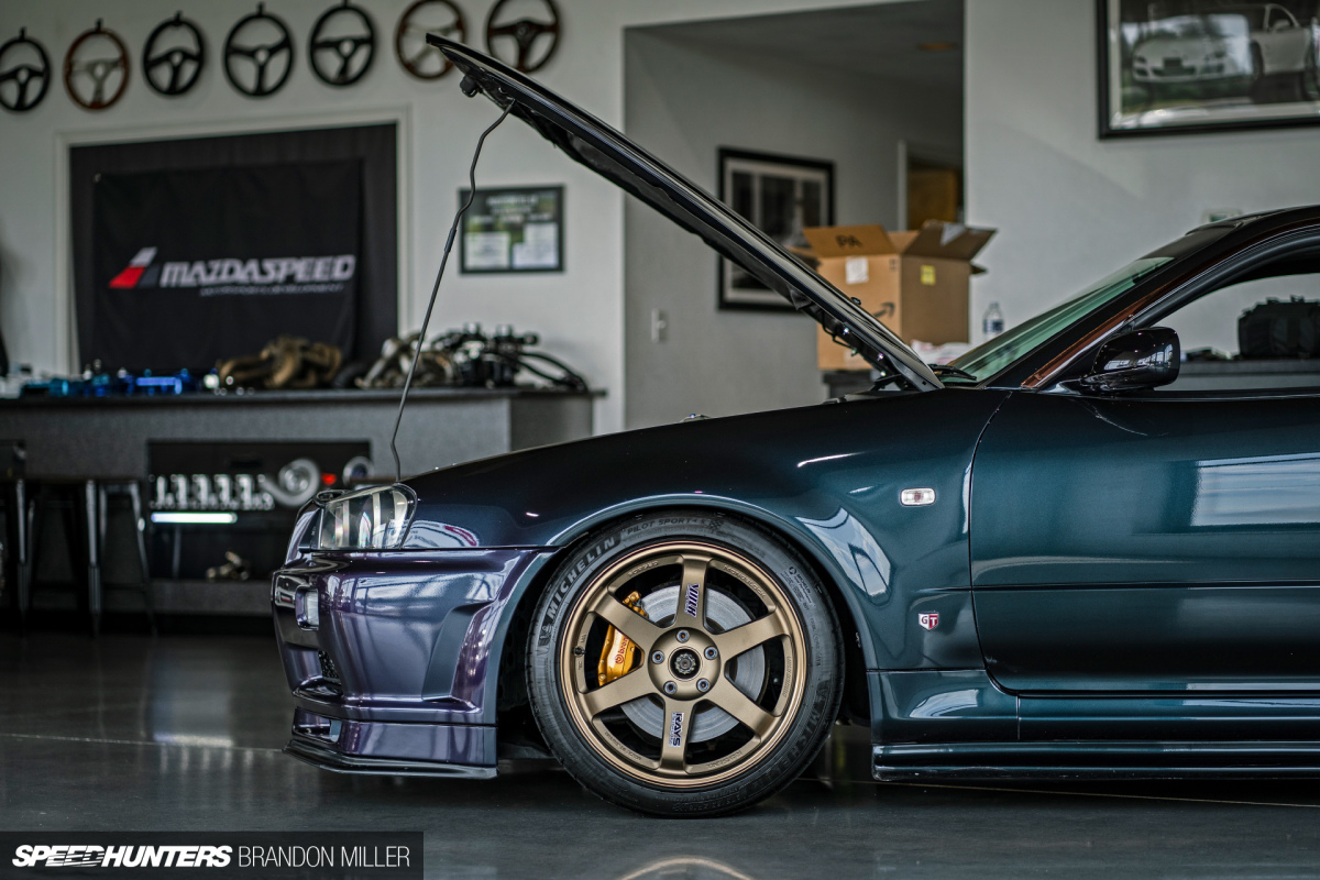 A Big-Boosting R34 Skyline GT-R V-Spec - Speedhunters