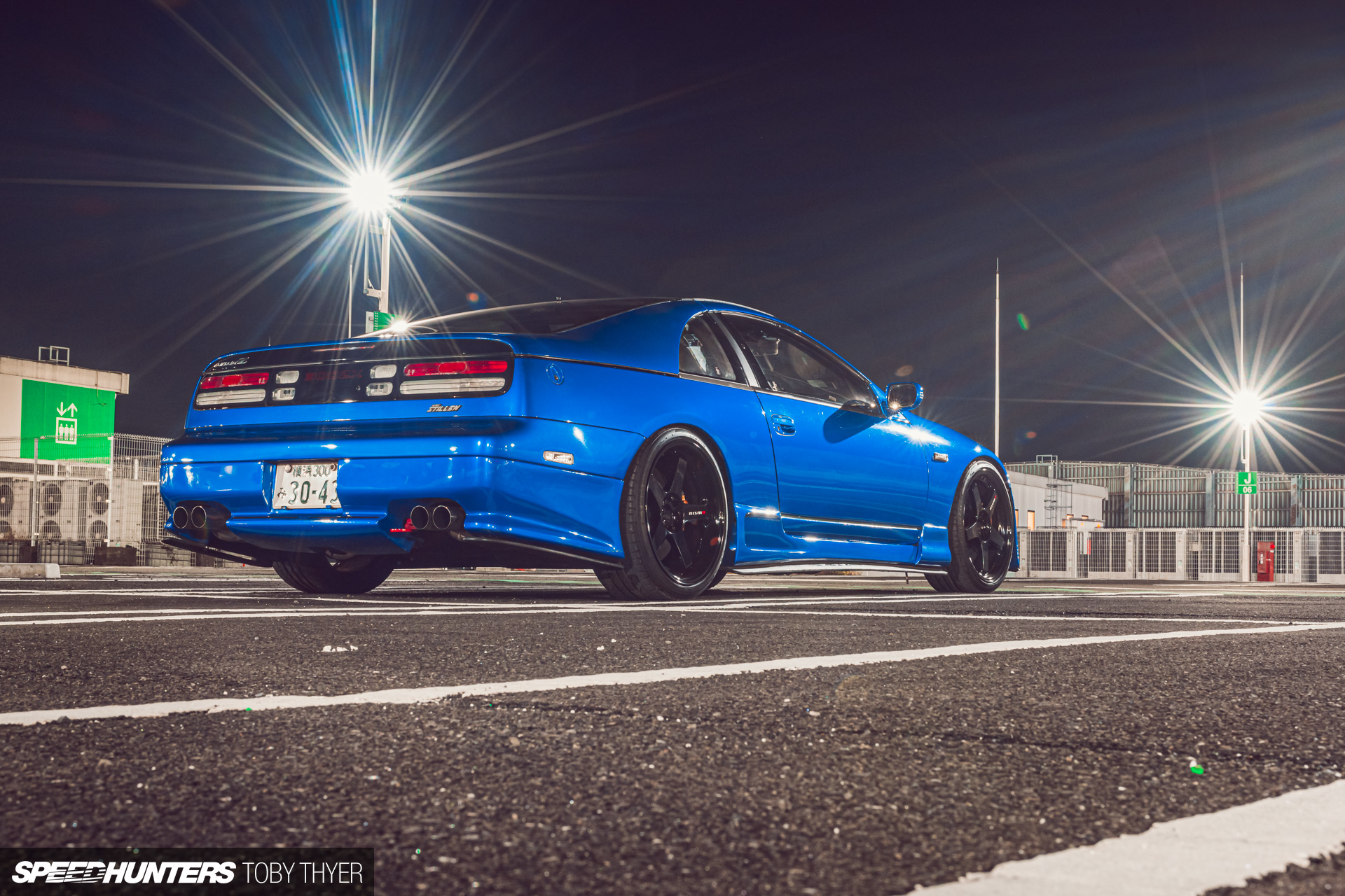 A Cruiser & A Bruiser: The Z32 Fairlady Z Done Two Ways - Speedhunters