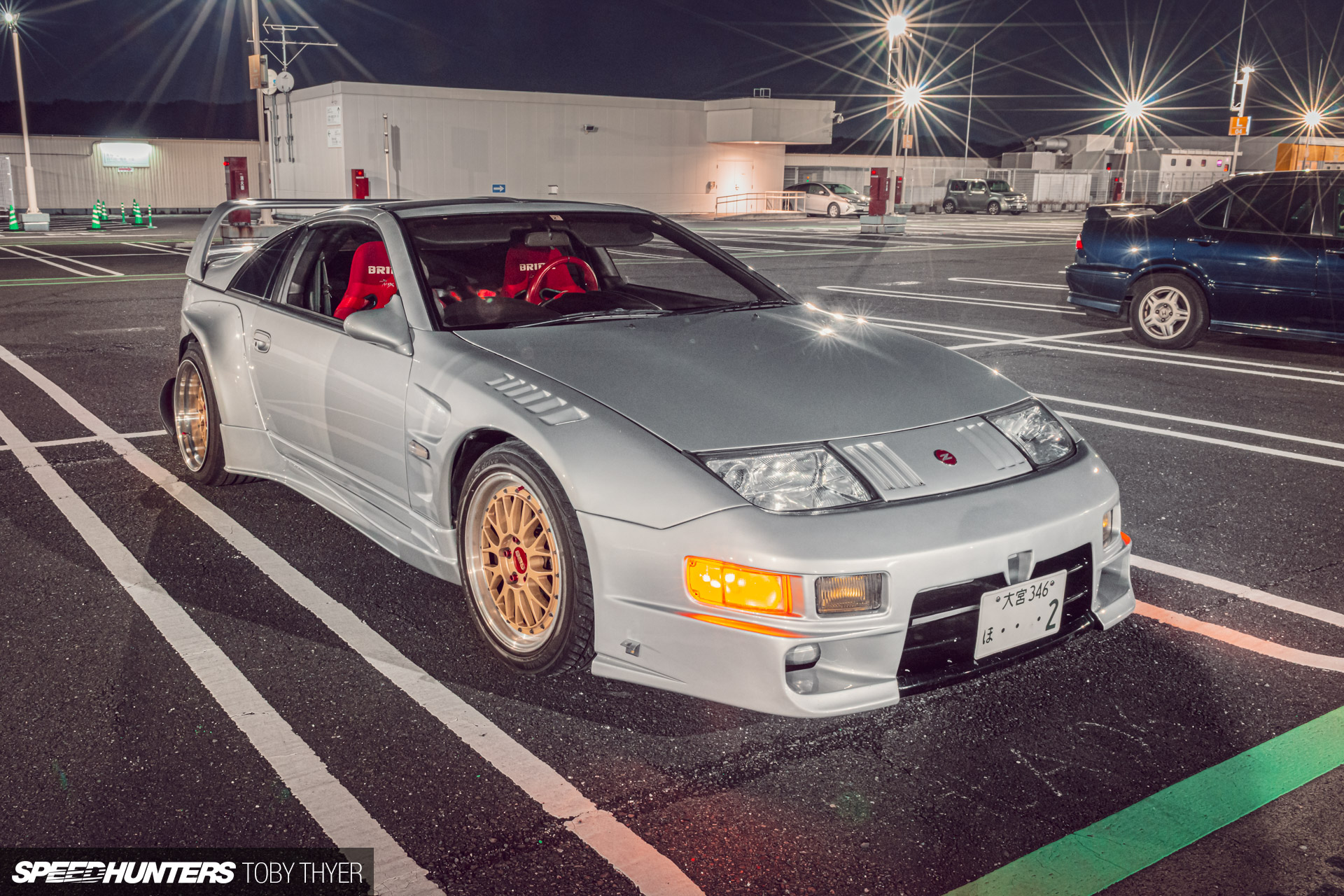 A Cruiser & A Bruiser: The Z32 Fairlady Z Done Two Ways - Speedhunters