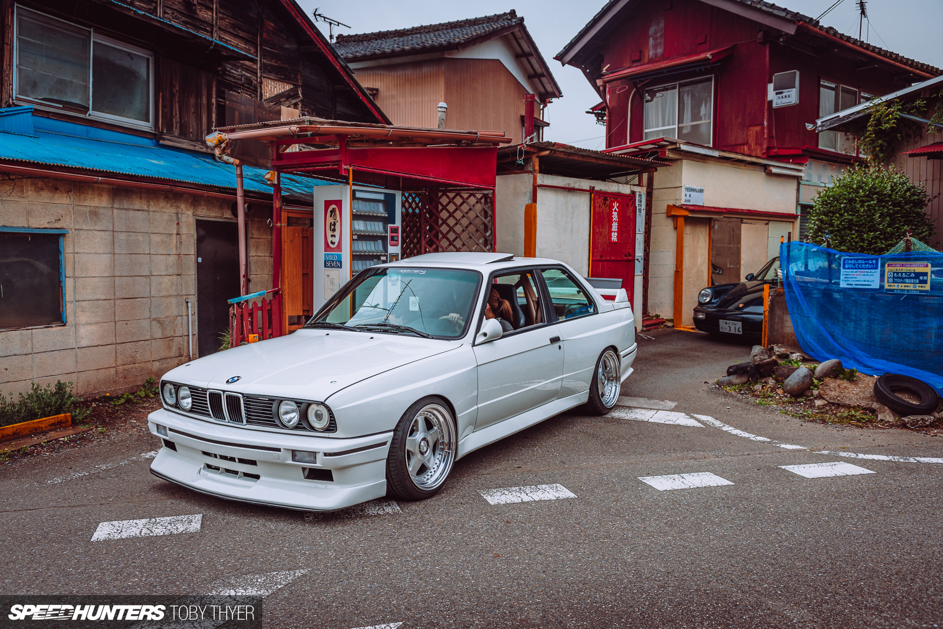 Household Values: The Moontech E30 M3 – Motocourt